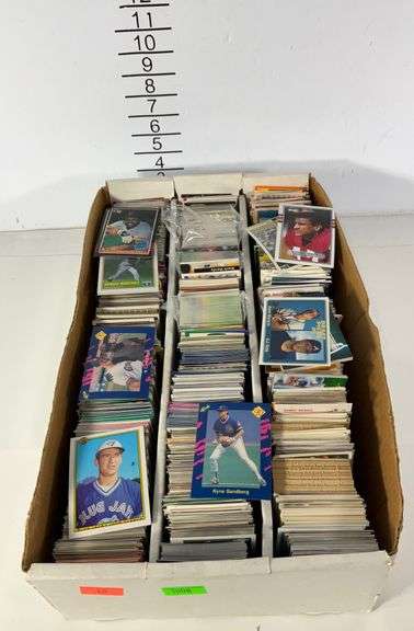 Box of sports cards mostly baseball various years - Hash Auctions