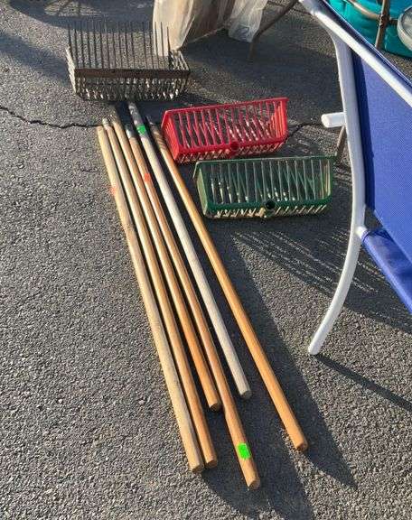 Long handle stall forks for cleaning manure and extra poles - Hash Auctions