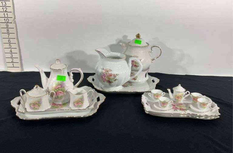 Floral hand painted Winrose Collection china tea set - Hash Auctions