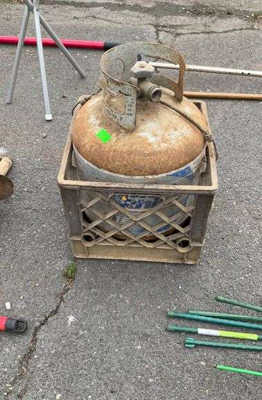 Rhino propane tank(empty), in milk crate - Hash Auctions