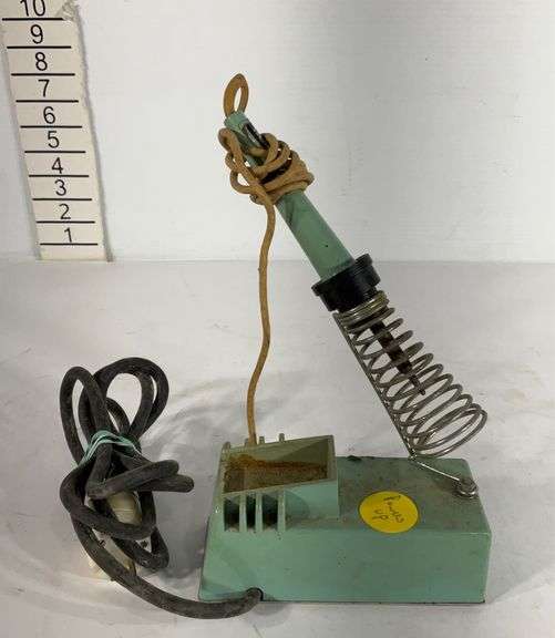 Weller electronic control soldering station, powers up - Hash Auctions