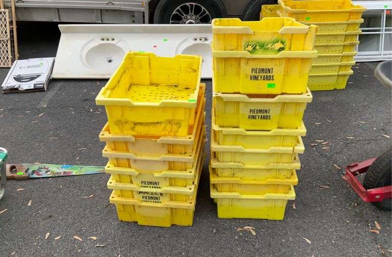 14-Plastic Vineyard Grapes picking totes, some with use damage s - Hash ...