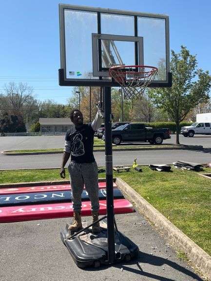 Basketball Hoop. Seller code U - Hash Auctions