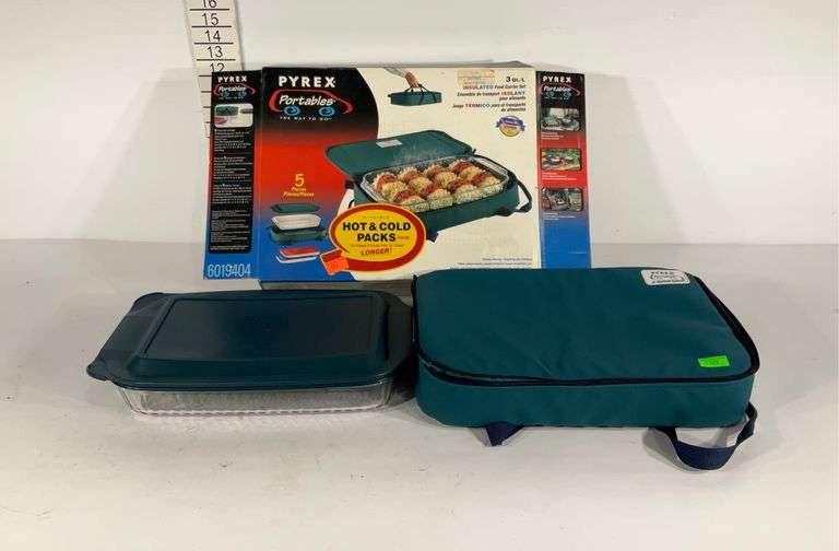 Pyrex portables with box, includes covered casserole dish and bag ...