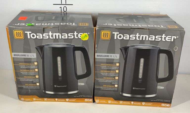 Two toastmaster kettles in boxes - Hash Auctions