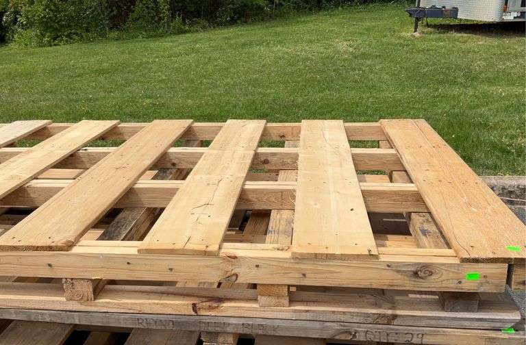 Huge wood Pallet, 64x198” long, 2x4”& 1x9”board made - Hash Auctions