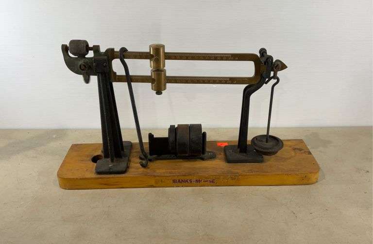 Fairbanks-Morse balance scale 28in long 16in tall - Hash Auctions