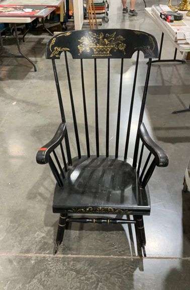 Rocking chair, seller code XD - Hash Auctions