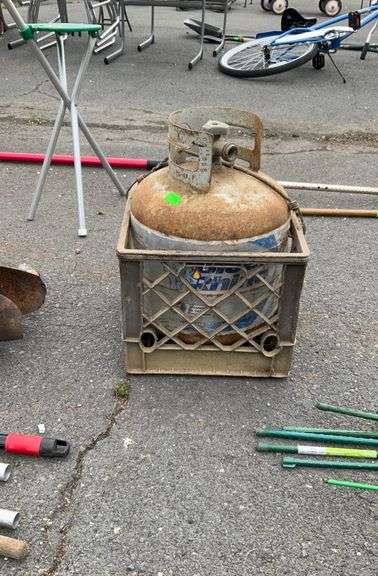 Rhino propane tank(empty), in milk crate - Hash Auctions