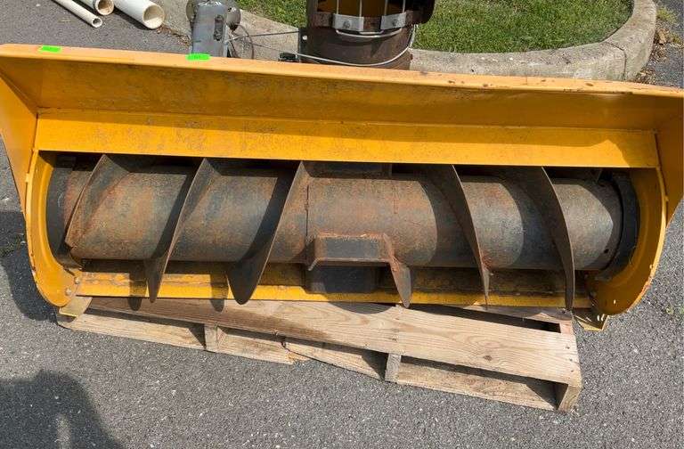 Case IH Snow Blower, PTO driven type for heavy Garden Tractor, model st ...