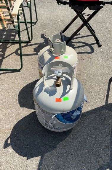 Two empty propane tanks - Hash Auctions