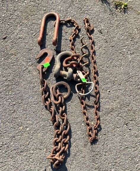 Spiral leash holder, Clevises, and two chains - Hash Auctions