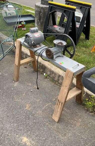 Belt driven electric meat grinder w/ Dayton motor, non tested by Hash ...