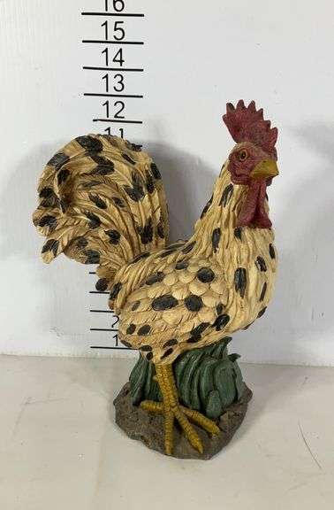 Oung poly resin rooster statue - Hash Auctions