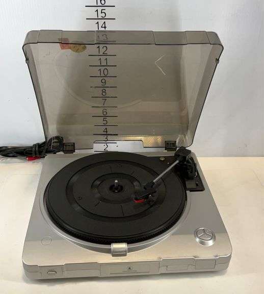 Innovative technology turntable, powers up. Not further tested - Hash ...