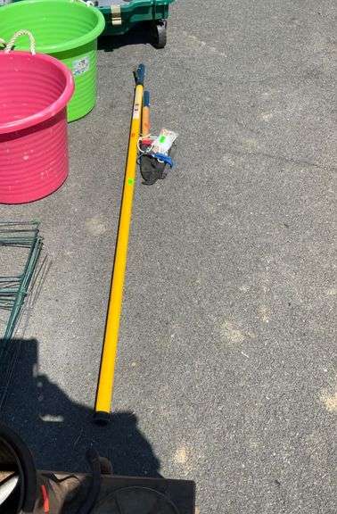 Tree limp pole saw, fiberglass extension handled - Hash Auctions