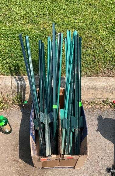 24 Gardners steel posts, 36” tall - Hash Auctions
