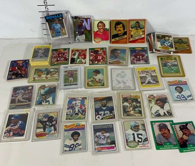 Sorts cards lot. Some stars. Joe Montana,John Riggins,Ken Griffey Jr ...