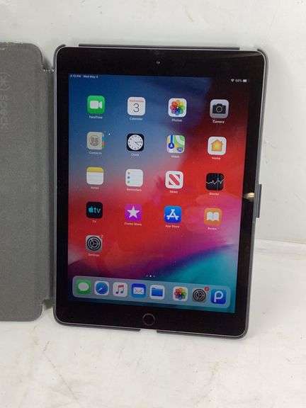 Apple iPad 6th generation, unlocked but still in original account. Has ...