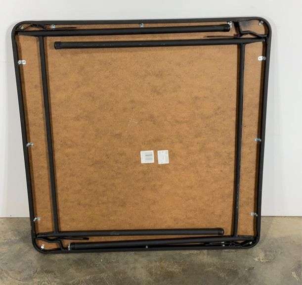 Cosco metal card table, 34x34, seller code DN - Hash Auctions