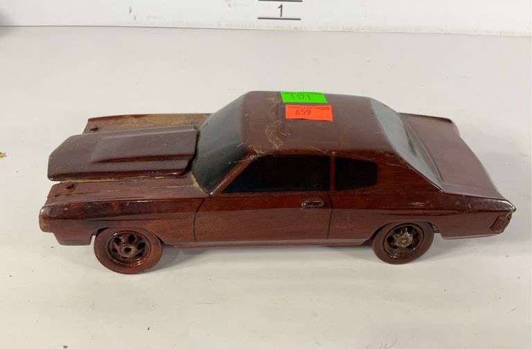 Wooden model car - Hash Auctions