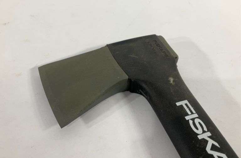 Fiskars axe, 12” handle - Hash Auctions