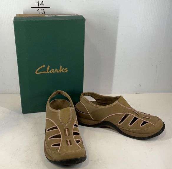 Clarks Springers size 9.5M women’s sandals with box - Hash Auctions