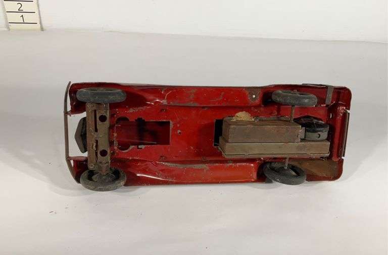 Marx wind up toy fire truck - Hash Auctions