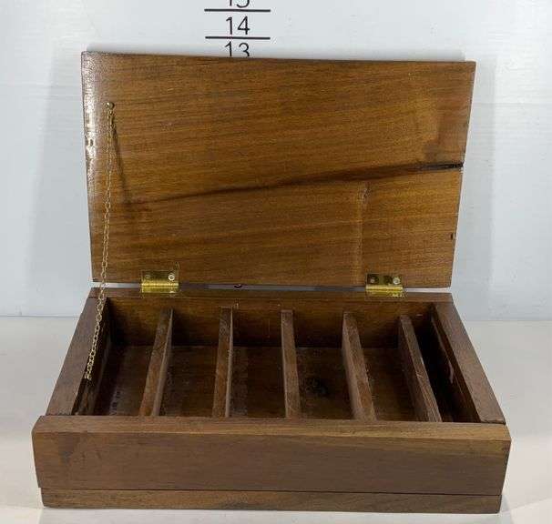 Wooden divided storage box - Hash Auctions