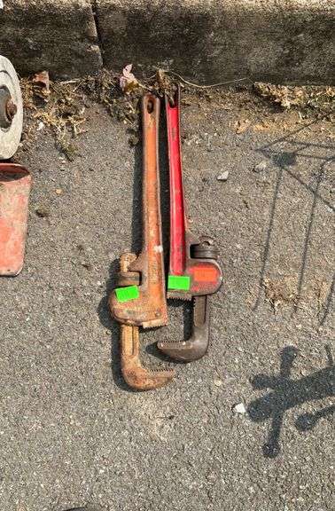 Two pipe wrenches - Hash Auctions