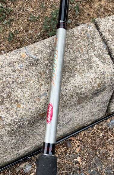 Berkley Fusion 7’ medium heavy action fishing pole. Looks unused - Hash ...