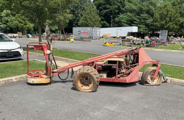 Man Lift equipment girette by Northline, Hydraulic man lift, used in ...