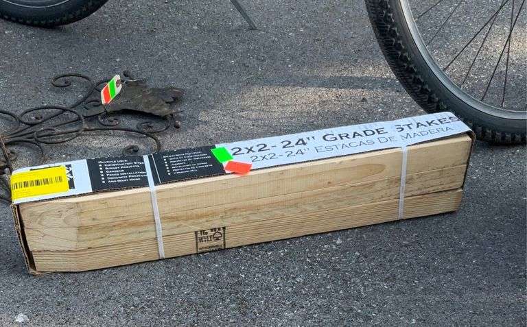 2x2-24” Grade stakes - Hash Auctions