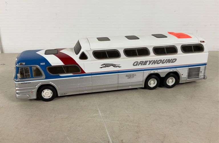 Corgi Greyhound bus, die cast, 10in long - Hash Auctions