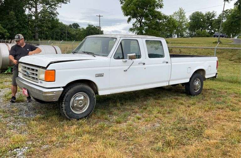 1989 Ford F-350 Crew Cab Pickup Truck, 8 foot bed, Two wheel drive ...