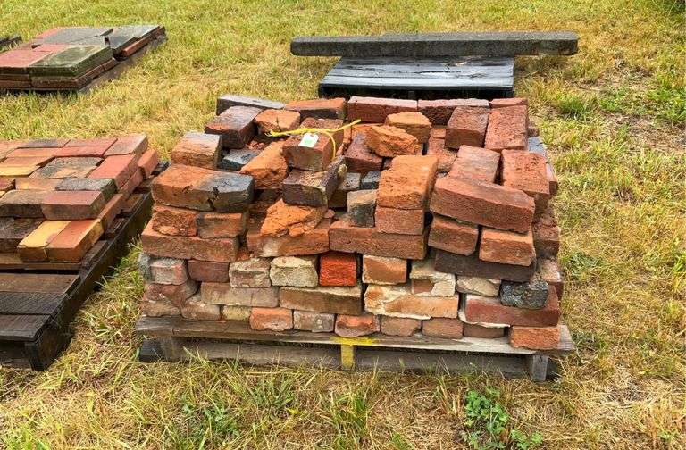 Pallet of brick - Hash Auctions