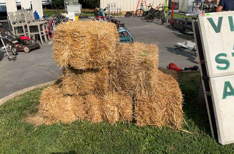 Five Bales of Straw, here are five tight baled bales been barn kept all ...