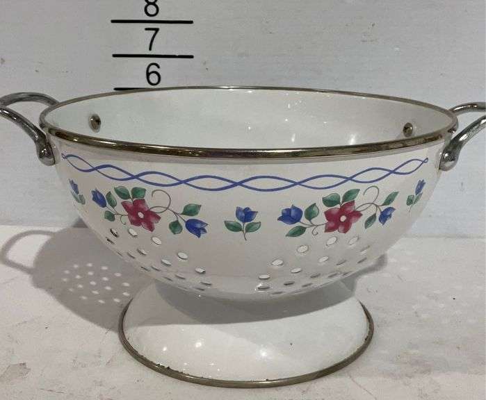 Enameled colander - Hash Auctions