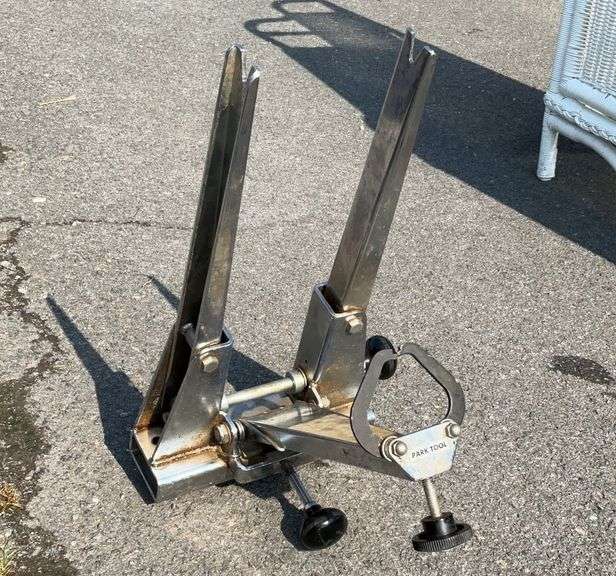 Park tool wheel turning stand - Hash Auctions