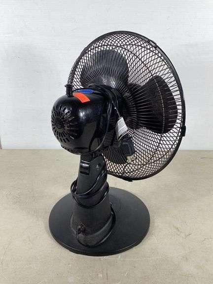 Pelonis Oscillating Desk Fan (works) - Hash Auctions