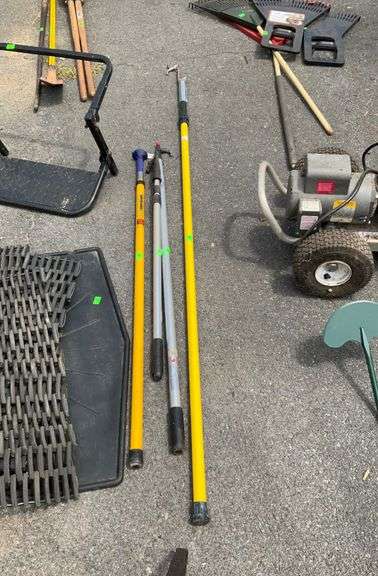 Long handle tools w/hooks - Hash Auctions