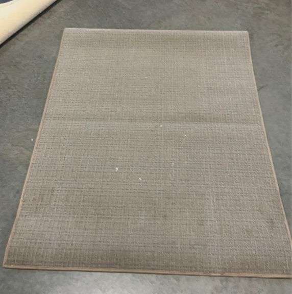 Garland home decor remnant area rug 48x66” - Hash Auctions