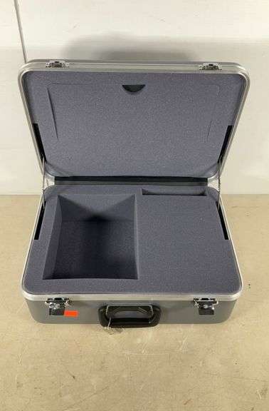 Travel Case w/ Foam Padding, includes keys 18”x13”x7” - Hash Auctions
