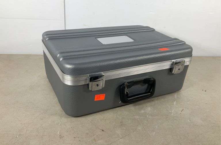Travel Case w/ Foam Padding, includes keys 18”x13”x7” - Hash Auctions