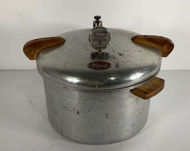 Presto Pressure cooker with weight - Hash Auctions