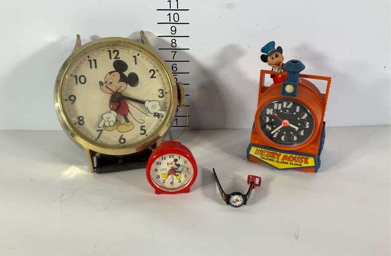 Lot of 4 Vintage Mickey Mouse clocks and watch. - Hash Auctions