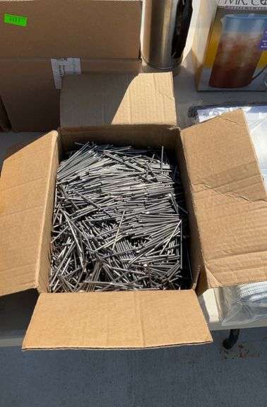 Box full nails - Hash Auctions
