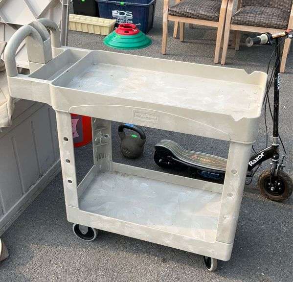 Two tier Rubbermaid poly cart - Hash Auctions