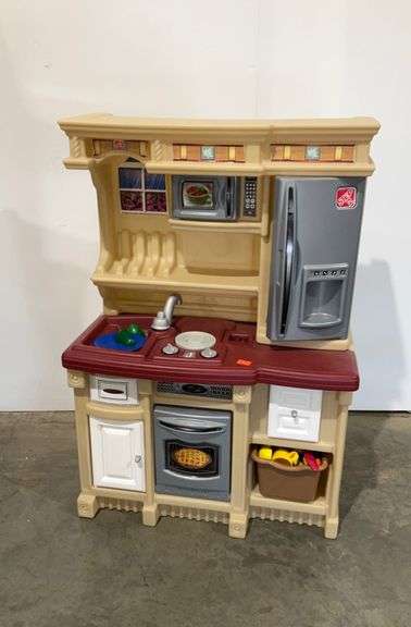 Step 2 children’s kitchen play set, with accessories, 41” tall - Hash ...