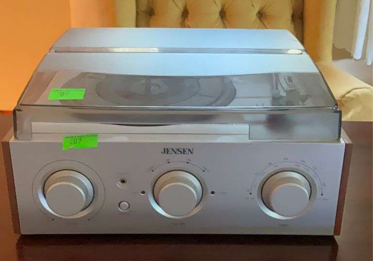Jensen Radio with turntable, - Hash Auctions